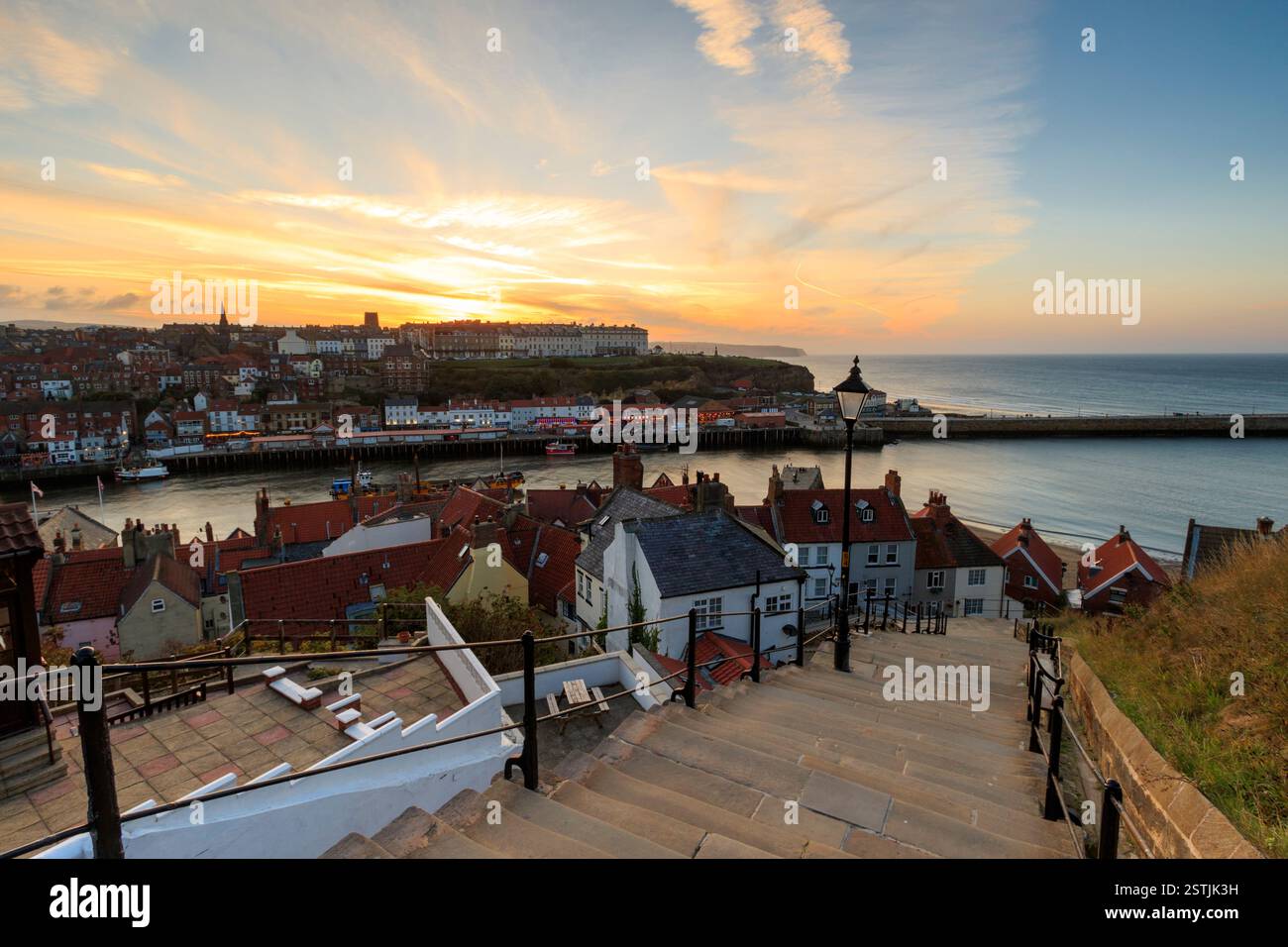 199 steps whitby Stock Photo - Alamy