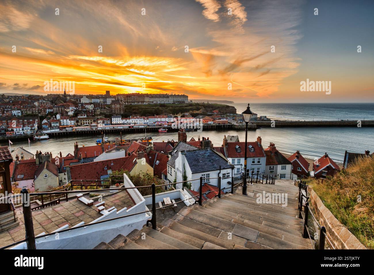 The steps whitby hi-res stock photography and images - Alamy