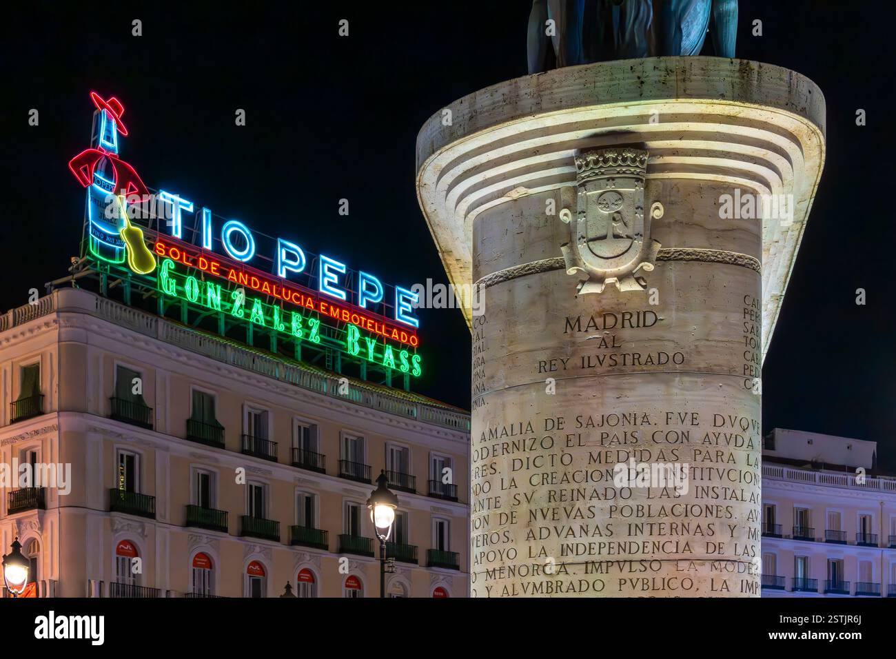 Tio pepe sign dark hi-res stock photography and images - Alamy