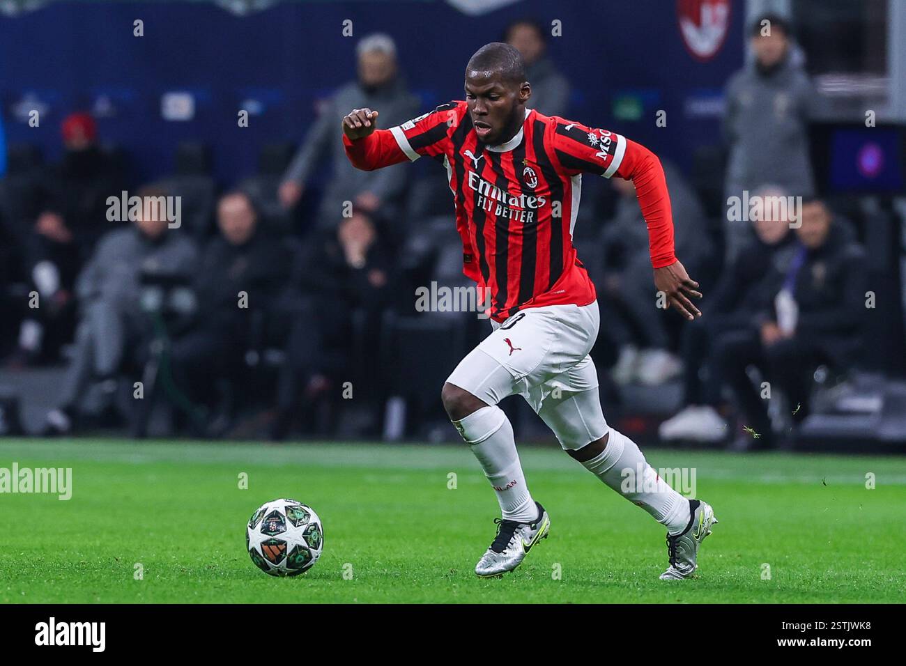 Milan, Italien. 18th Feb, 2025. Yunus Musah of AC Milan seen in action during UEFA Champions ...