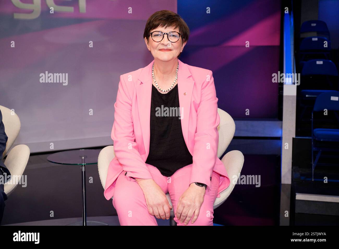 Saskia Esken in der ARD-Talkshow maischberger im Studio Berlin ...