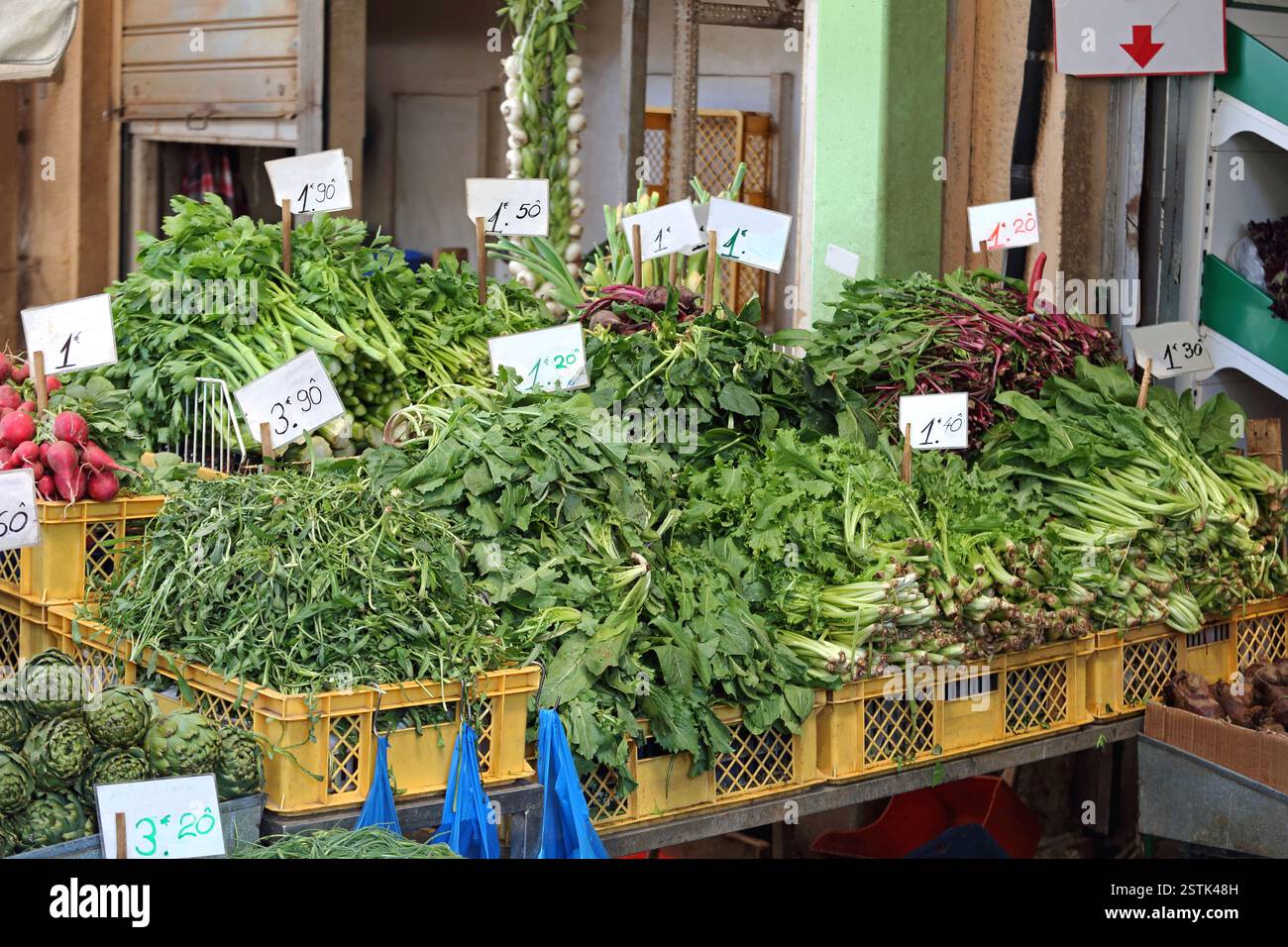 Green Leaf Vegetables in Crates at Farmers Market Stock Photo - Alamy