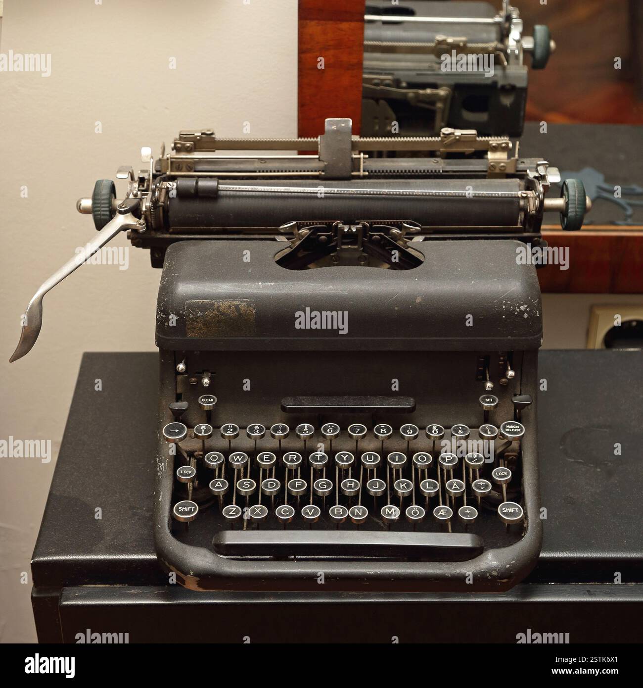 Vintage typewriter machine keys hi-res stock photography and images - Alamy