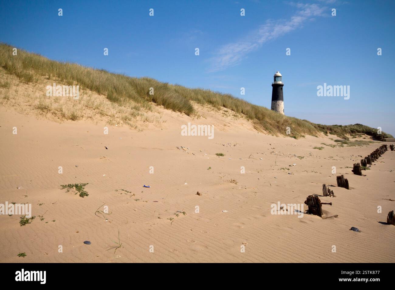 Lighthouse at Spurn Point in yorkshire England Stock Photo - Alamy