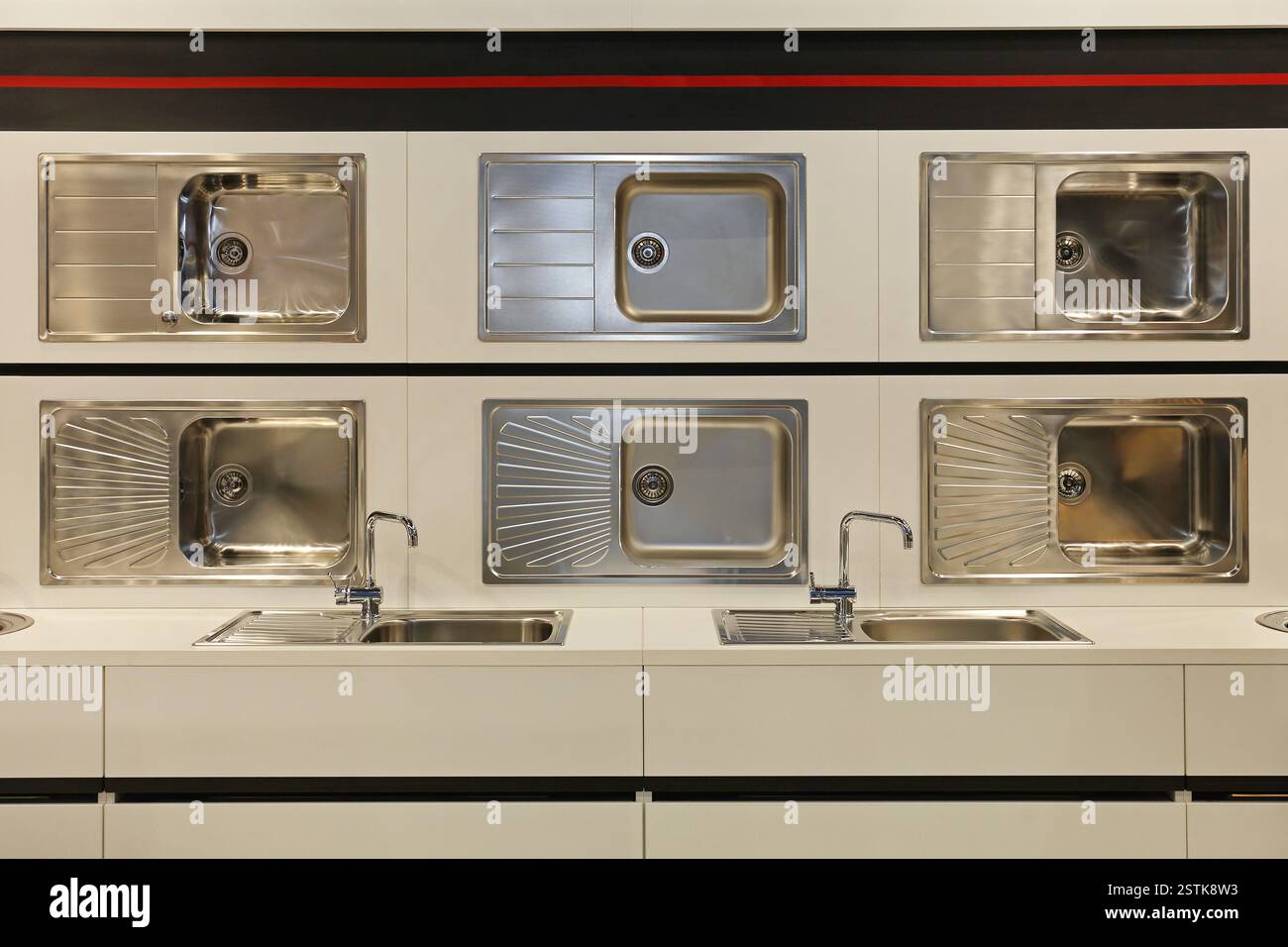 Sinks steel hi-res stock photography and images - Alamy