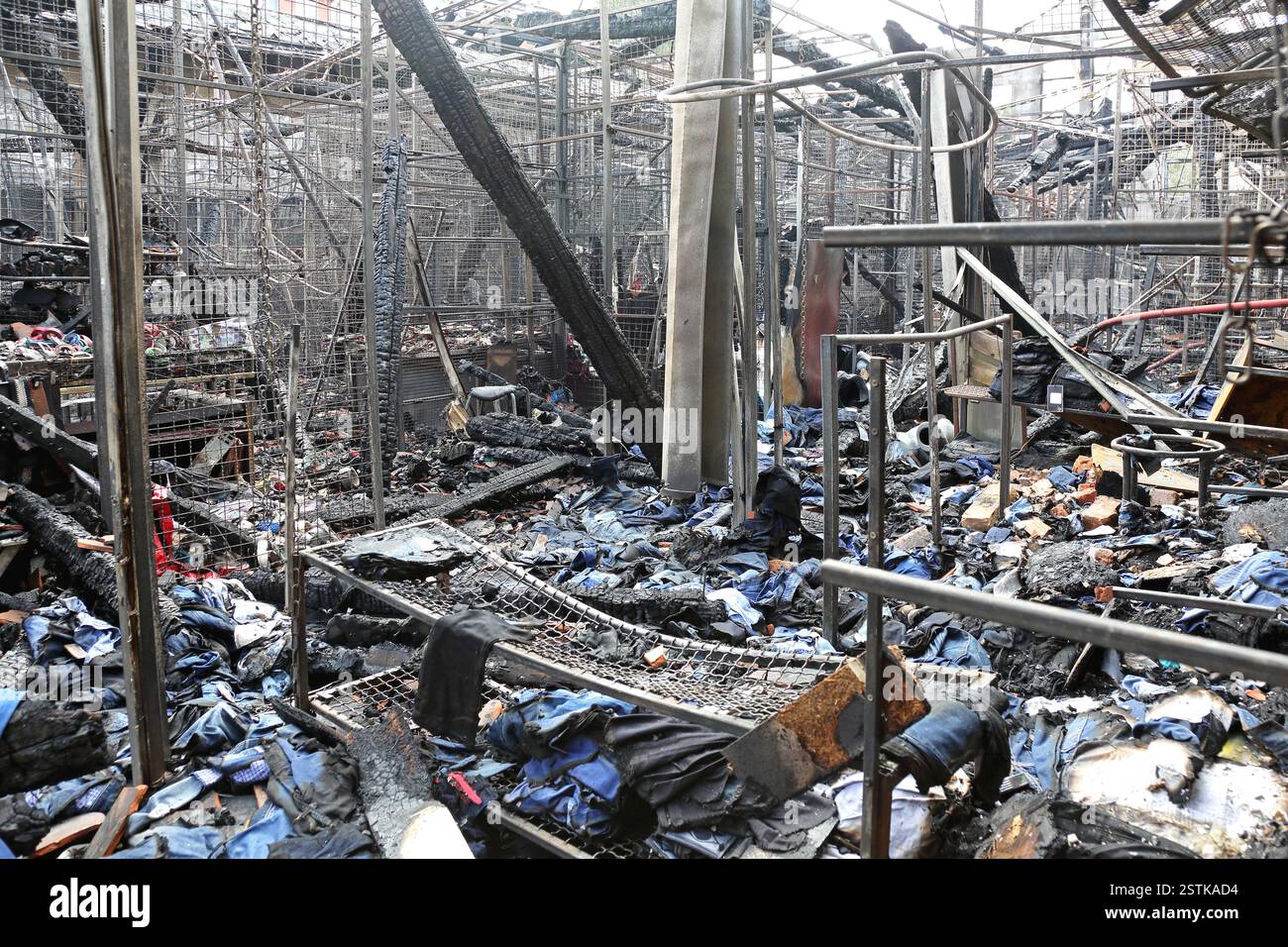 Garment factory fire hi-res stock photography and images - Alamy