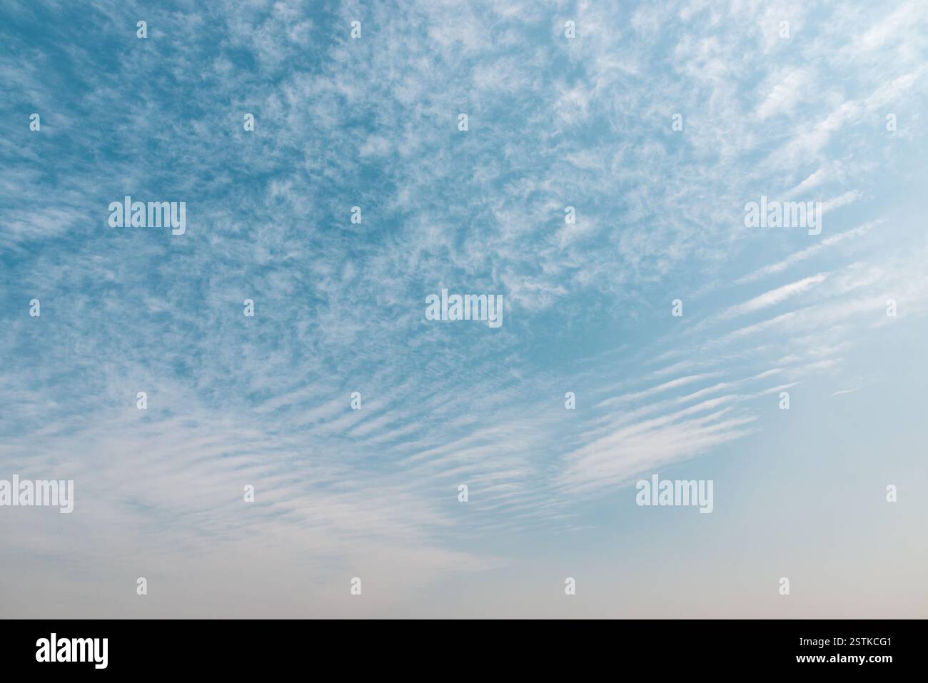 Small clouds hi-res stock photography and images - Alamy