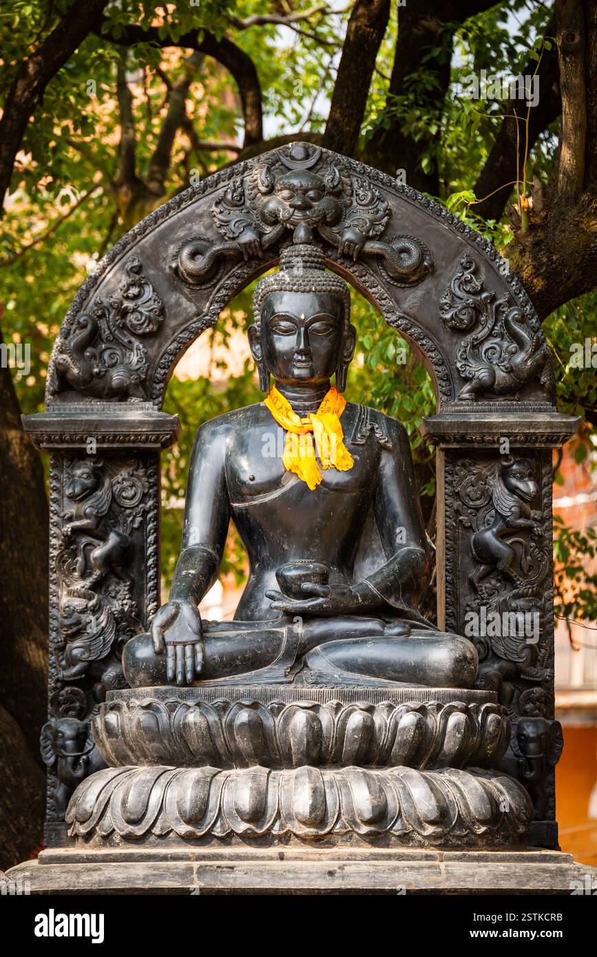 Buddha statue in patan hi-res stock photography and images - Alamy