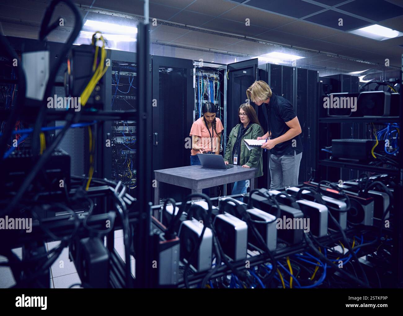 Server room engineer using hi-res stock photography and images - Alamy