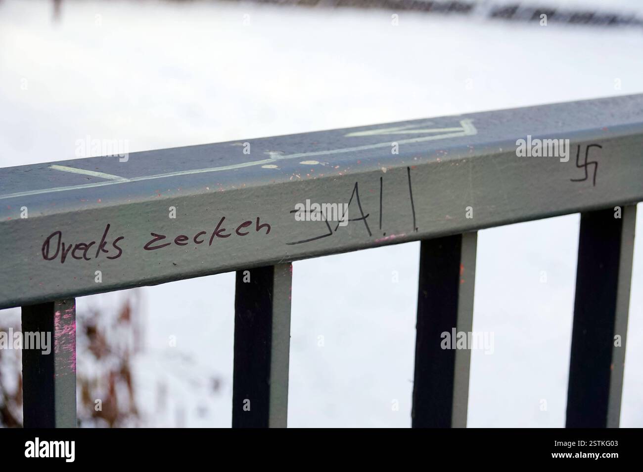 Nazischmiererei am Schloßteich 16.02.2025, Chemnitz, Schloßteich ...