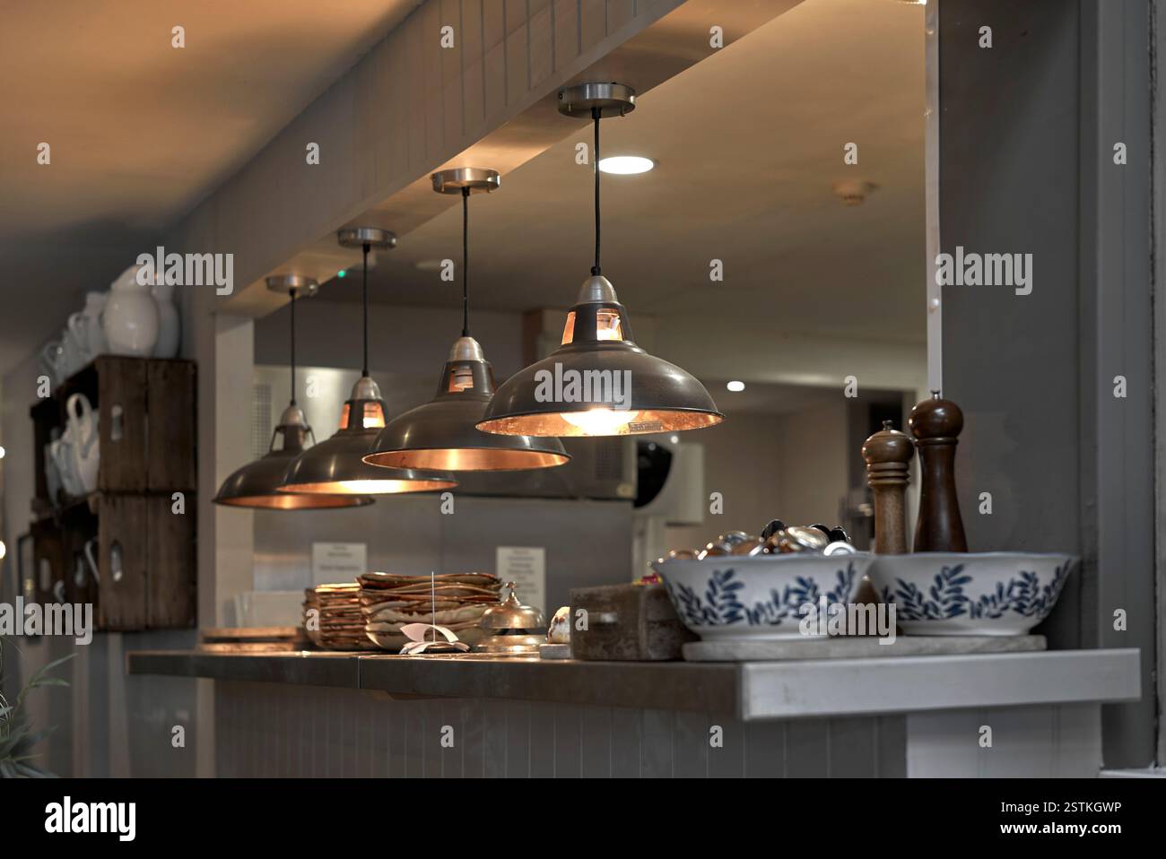 Food heating lamps hi-res stock photography and images - Alamy