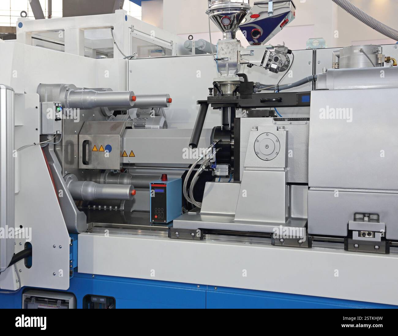Innovative plastic molding machine hi-res stock photography and images ...