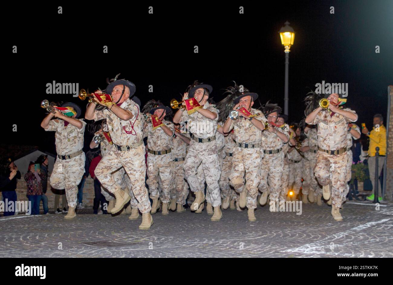 Bersaglieri of the Italian army in race playing the fanfare Stock Photo ...