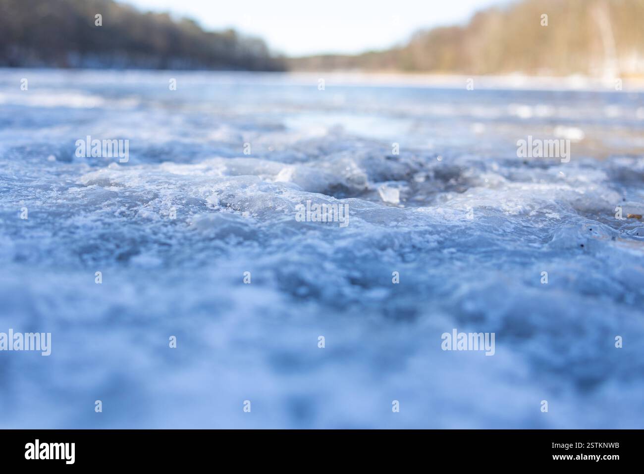 Krumme frau hi-res stock photography and images - Alamy