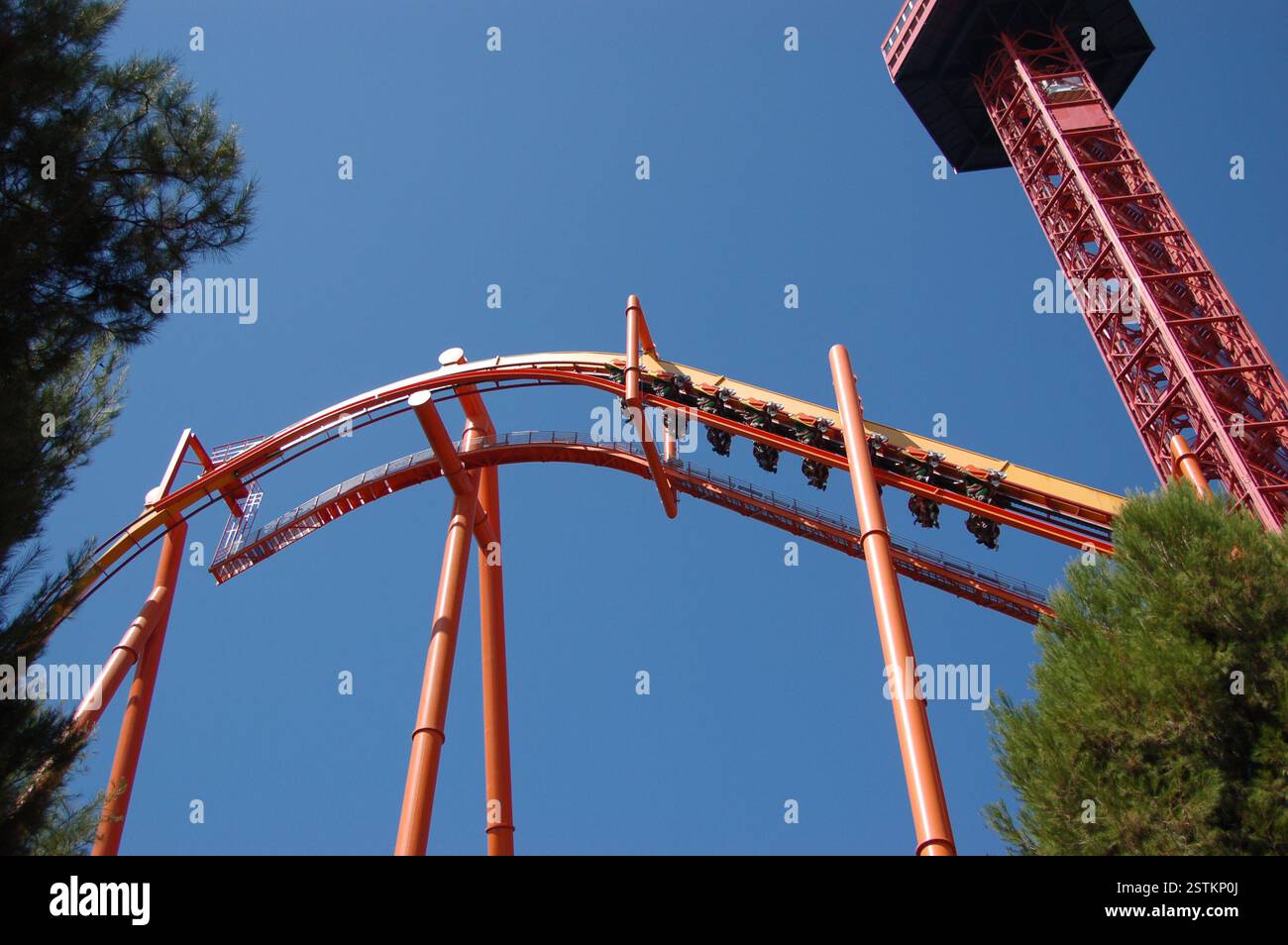 Sunny day at Los Angeles Six Flag's Magic mountain amusement park, a ...