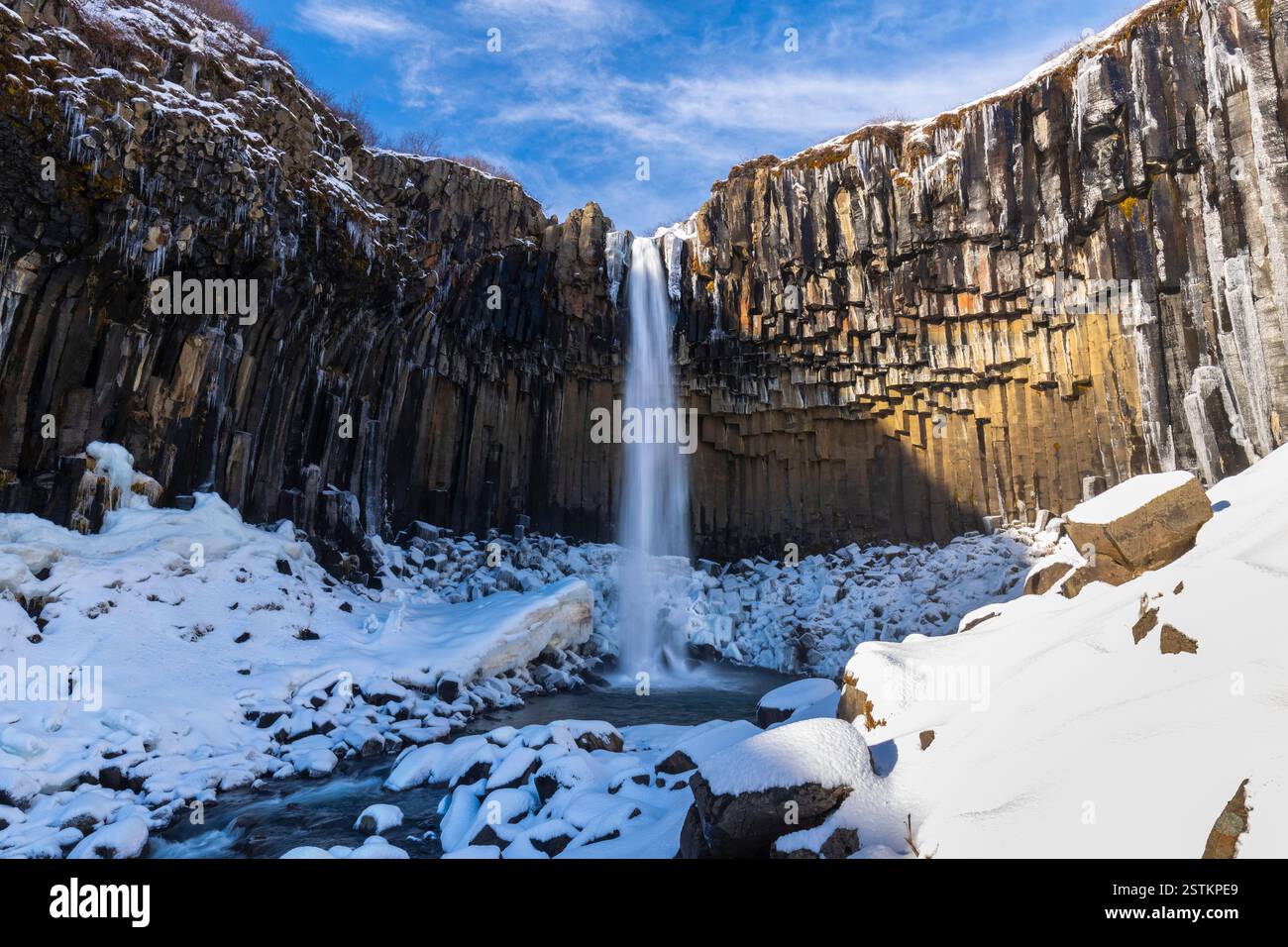 Svartifoss waterfall in winter. Skaftafell National Park, Hornafjörður ...