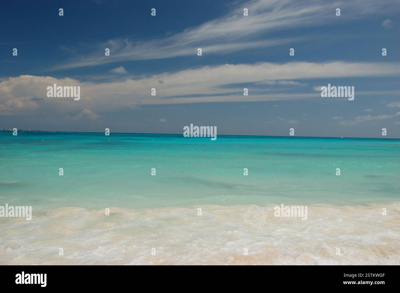 Stunningly beautiful blue beach in Cancun, with white sandy shores ...