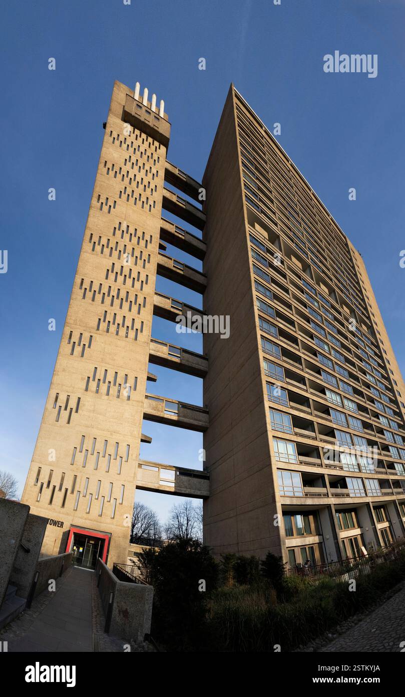 Balfron Tower is a 26-storey residential building in Poplar, Tower ...