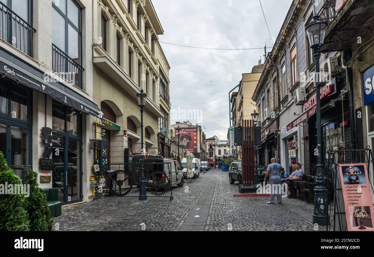 Bucharest old town cafe lipscani hi-res stock photography and images ...