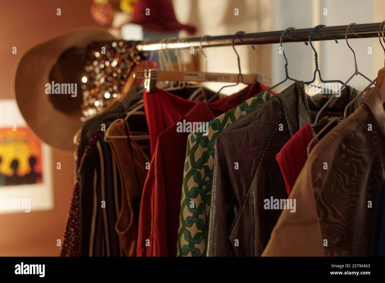 Shopping dress shop vintage hi-res stock photography and images - Alamy