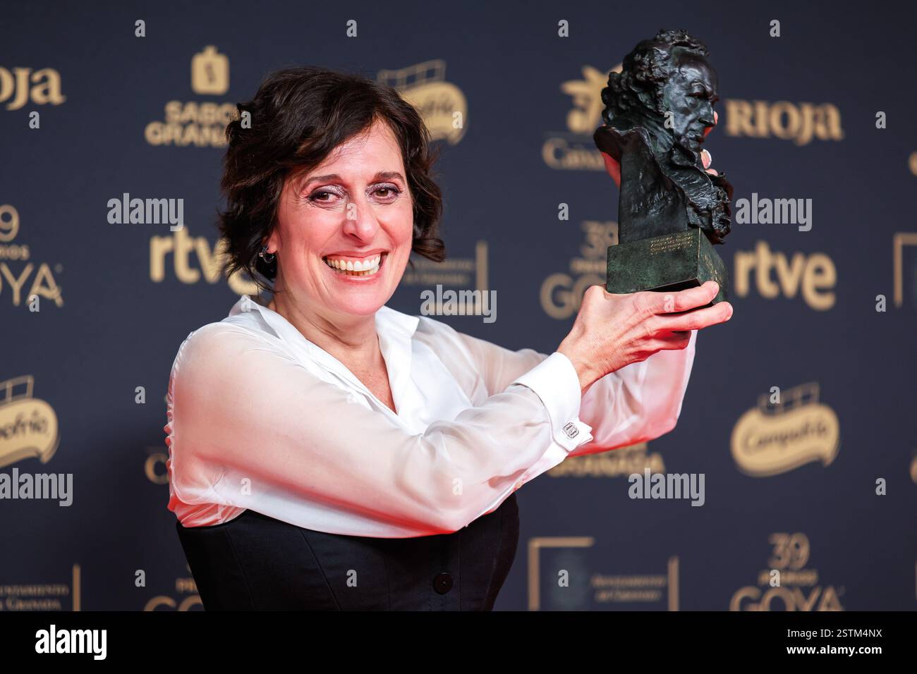 Granada, Spain. 8th February 2025. Clara Segura holds the Goya Award for Best Supporting Actress ...