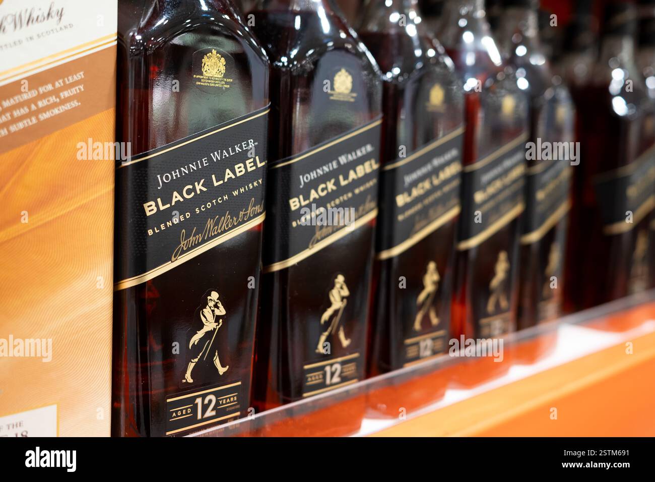 Johnnie Walker Black Label Blended Scotch Whisky on a grocery shelf ...