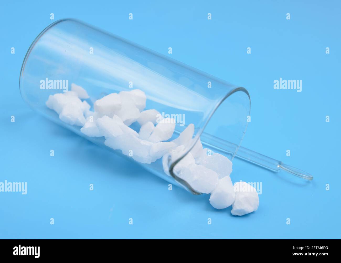 Aluminium sulfate is a salt with the formula Al2(SO4)3 Stock Photo - Alamy