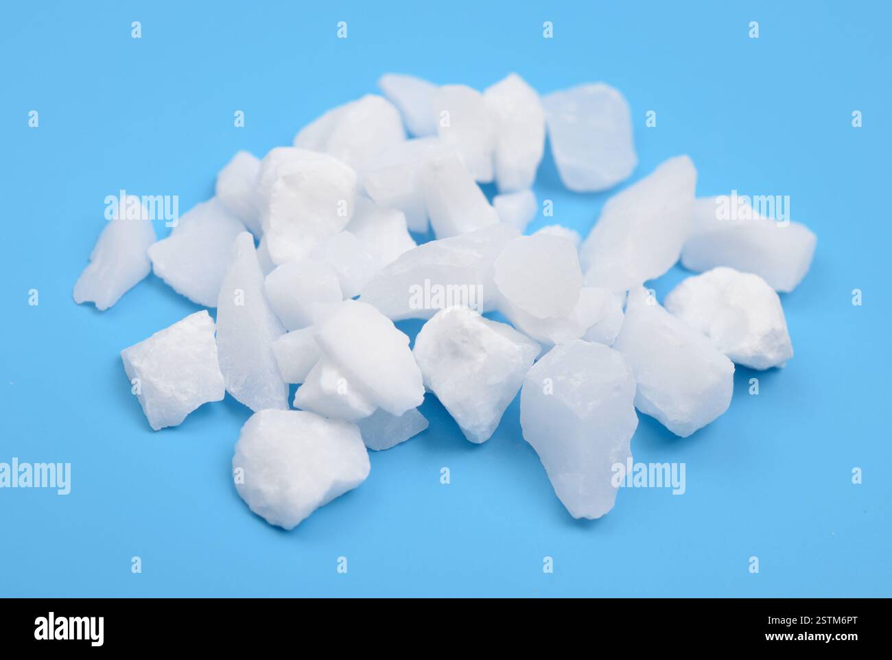 Aluminium sulfate is a salt with the formula Al2(SO4)3 Stock Photo - Alamy