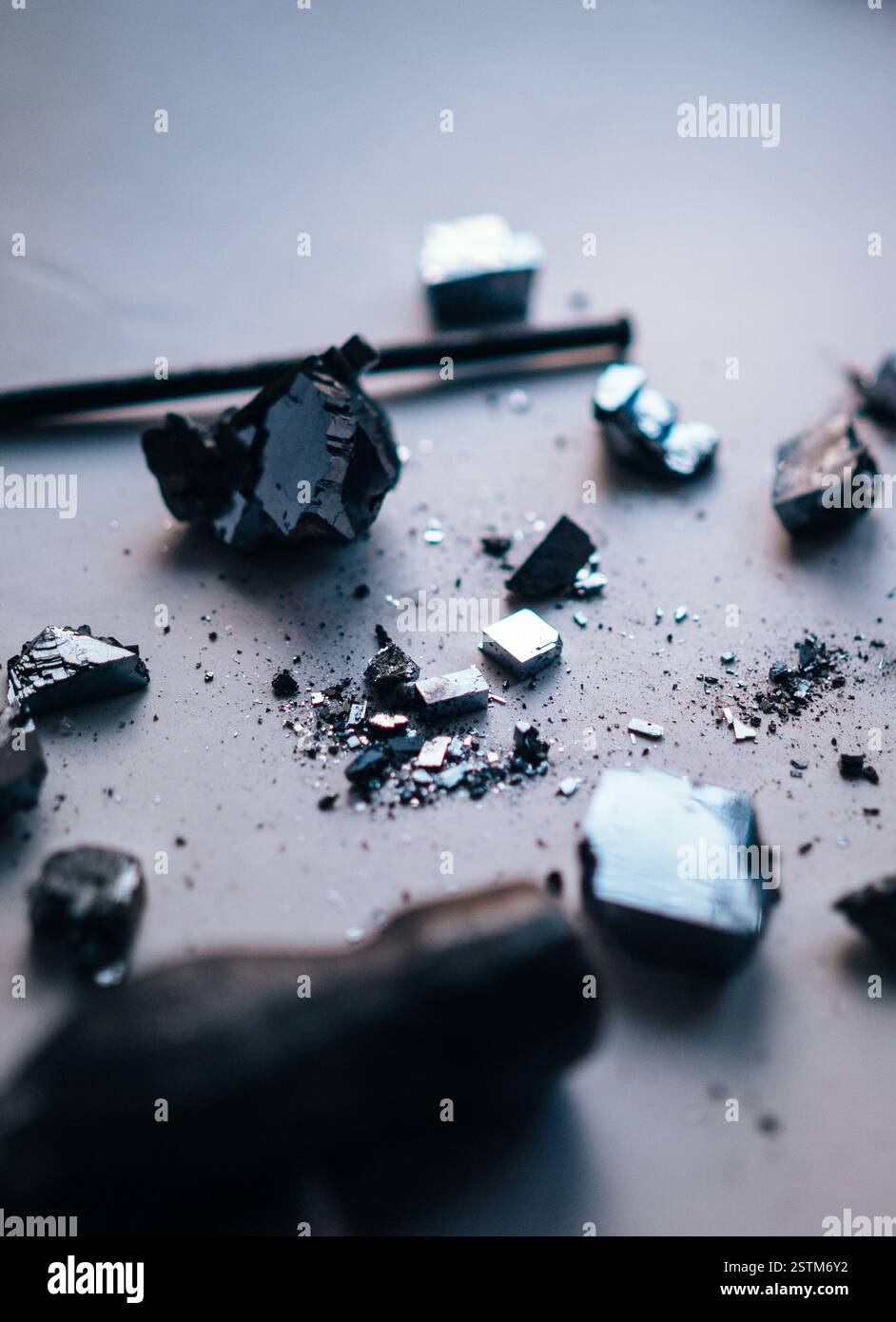 Crystalline rock specimen hi-res stock photography and images - Alamy