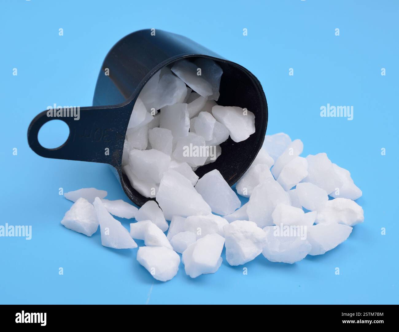 Aluminium sulfate is a salt with the formula Al2(SO4)3 Stock Photo - Alamy