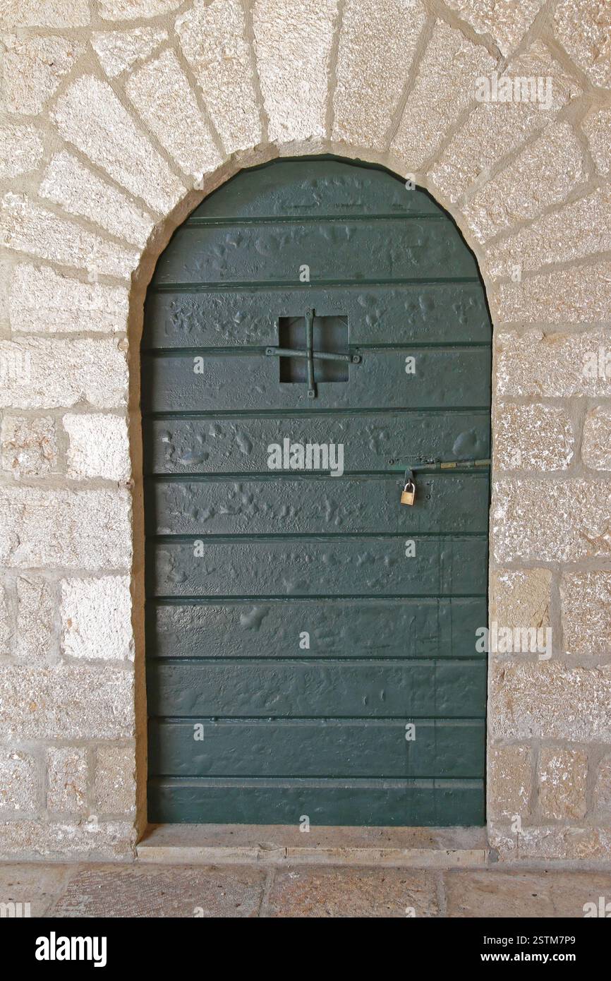Old crypt door hi-res stock photography and images - Alamy