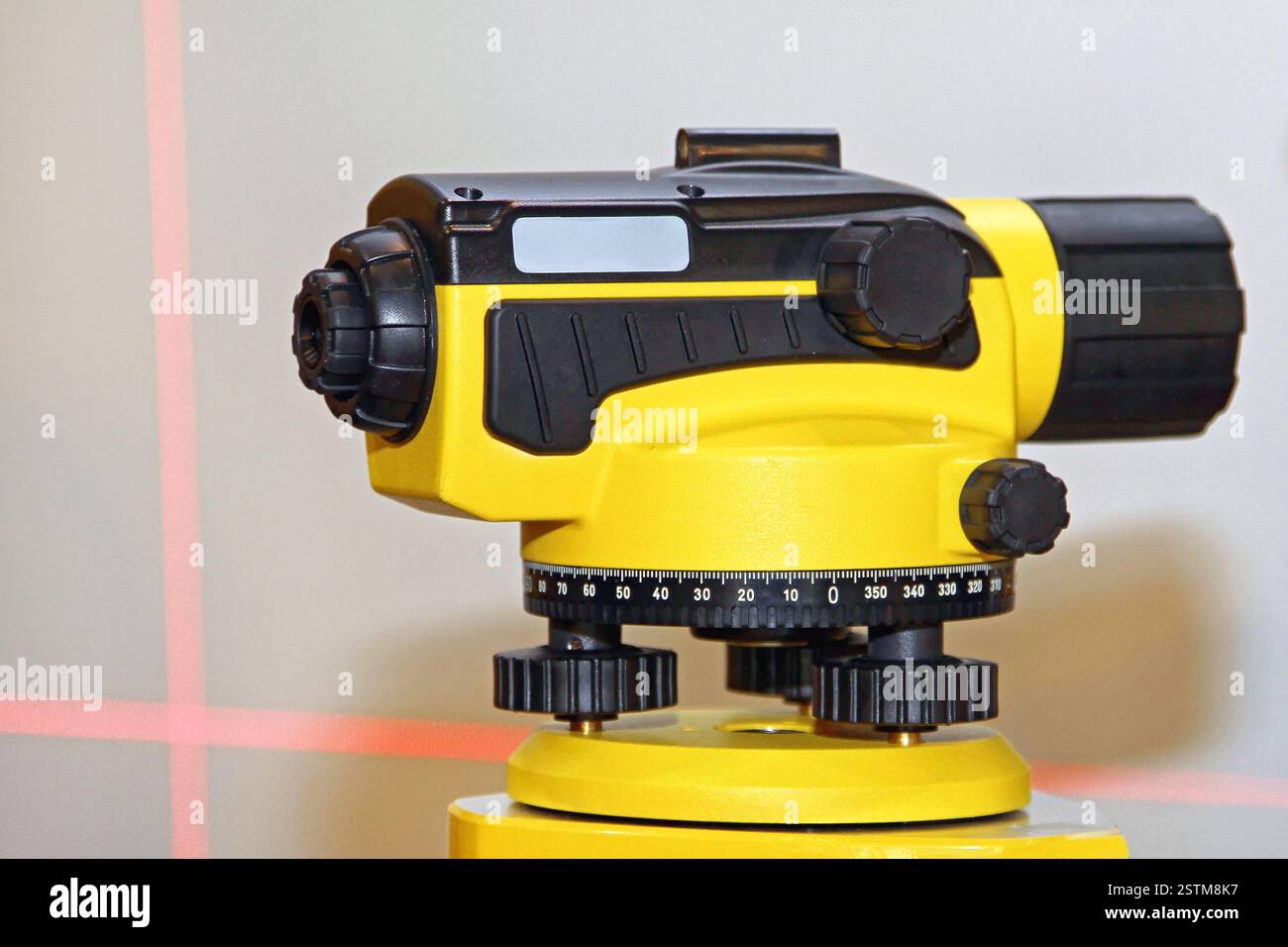 Laser level measurement hi-res stock photography and images - Alamy