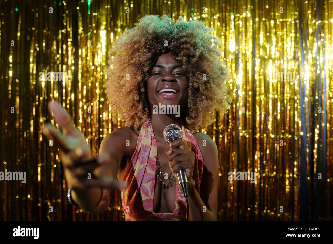 American music performances hi-res stock photography and images - Alamy
