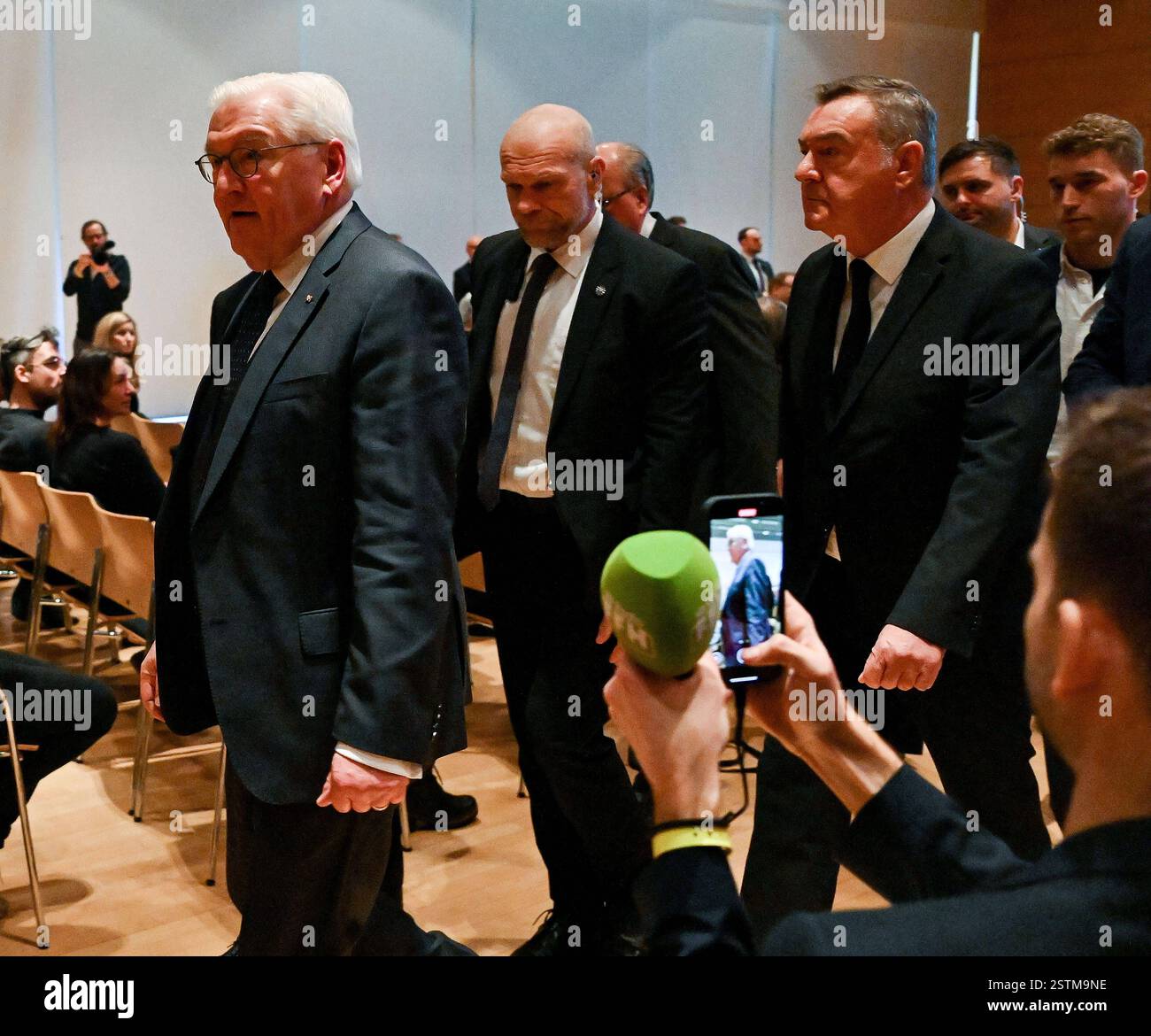 19.02.2025, xpsx, Lokal Hanau Gedenkfeier Attentat 19.Februar, v.l ...