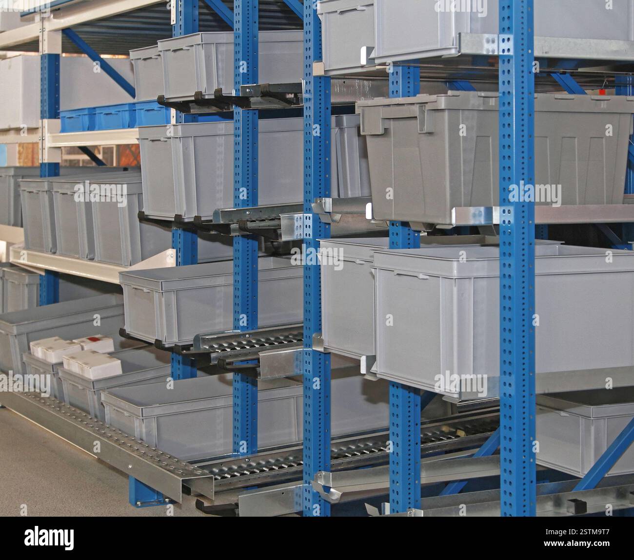 Storage room hi-res stock photography and images - Alamy