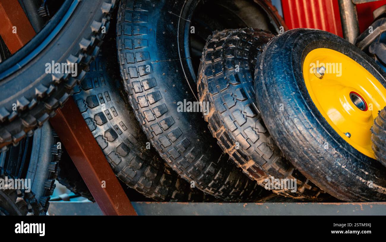 Assembly wheels hi-res stock photography and images - Alamy