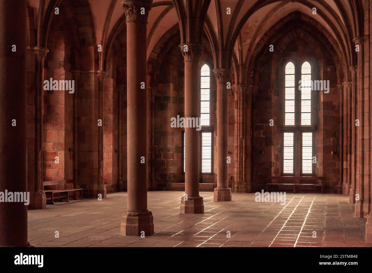 Gothic architecture interior hi-res stock photography and images - Alamy