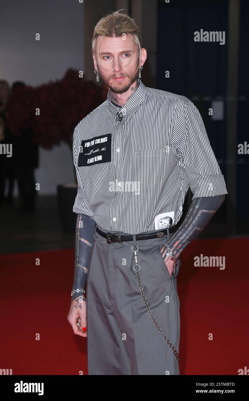 Machine Gun Kelly bei der Formel 1 Saison 2025 Eröffnungsfeier F1 75 ...