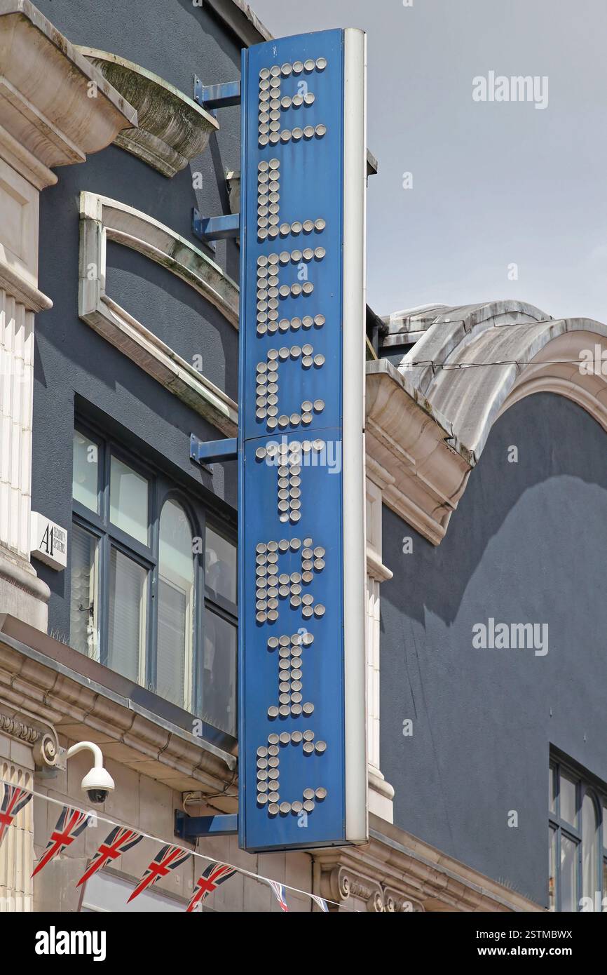 Electric cinema hi-res stock photography and images - Alamy