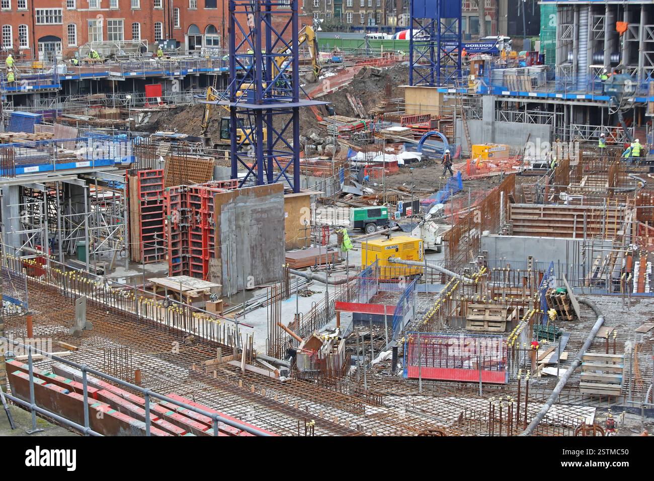 Construction site support equipment hi-res stock photography and images ...