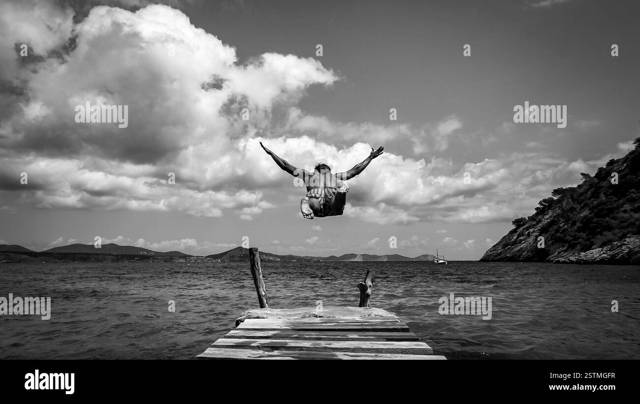 Jump sea Black and White Stock Photos & Images - Alamy