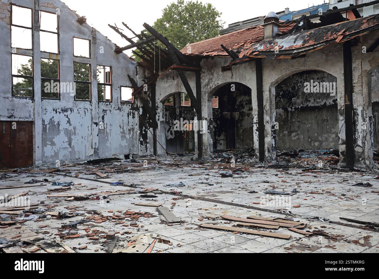 After Fire Empty Damaged Building Structure Stock Photo - Alamy