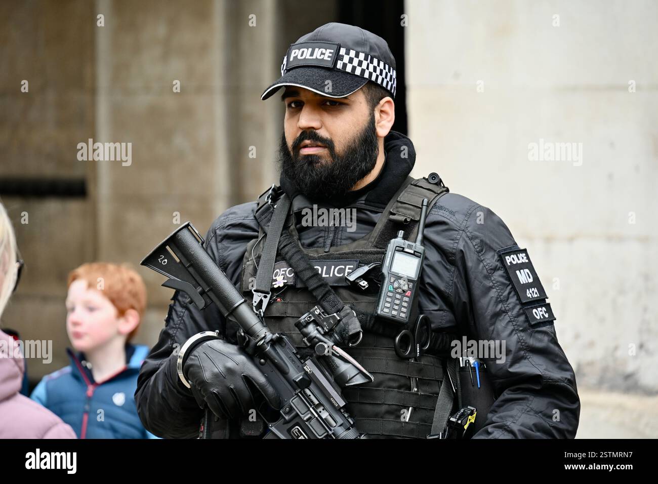 Metropolitan Firearms Officer, Whitehall, London, UK Stock Photo - Alamy