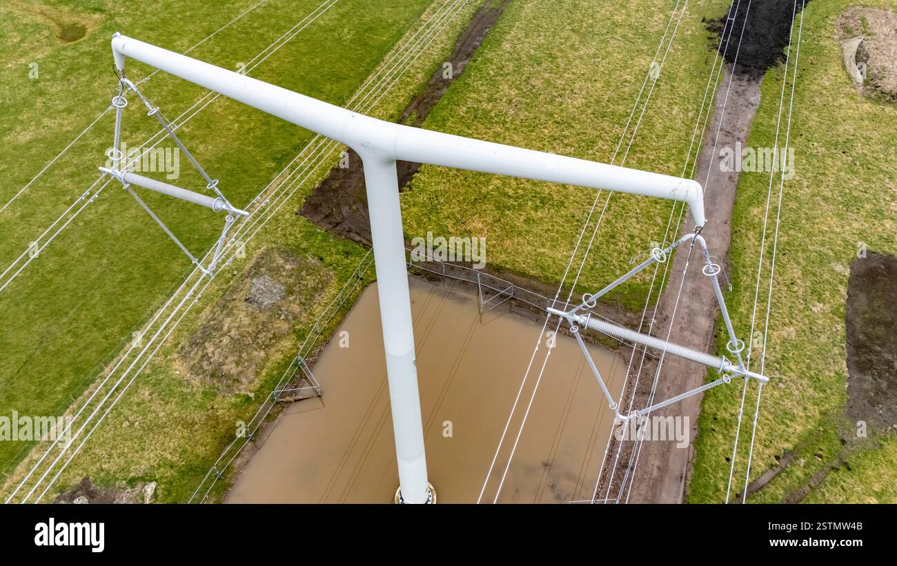 The new 'T' style electricity pylon capable of carrying high-voltage ...