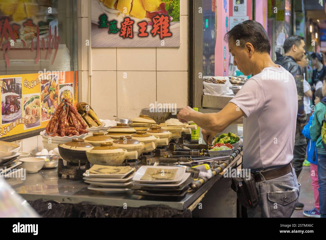 Fast food shop asia hi-res stock photography and images - Alamy
