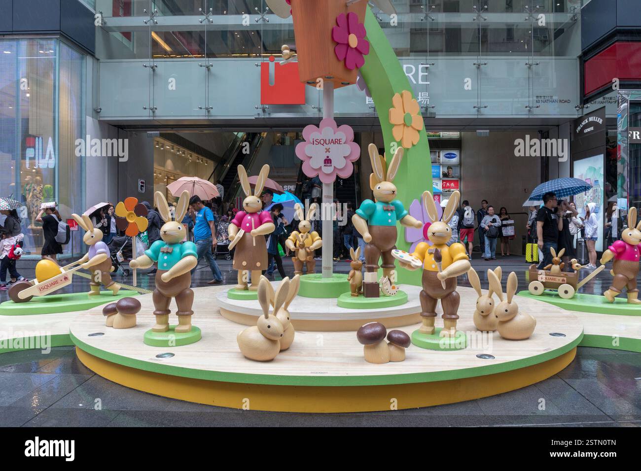 Outdoor rabbits hi-res stock photography and images - Alamy