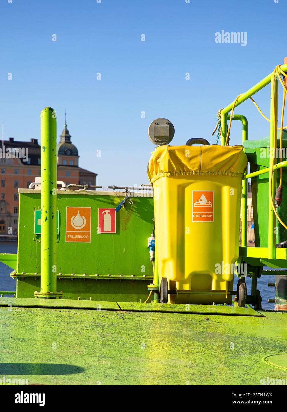 Chemical spill kit hi-res stock photography and images - Alamy