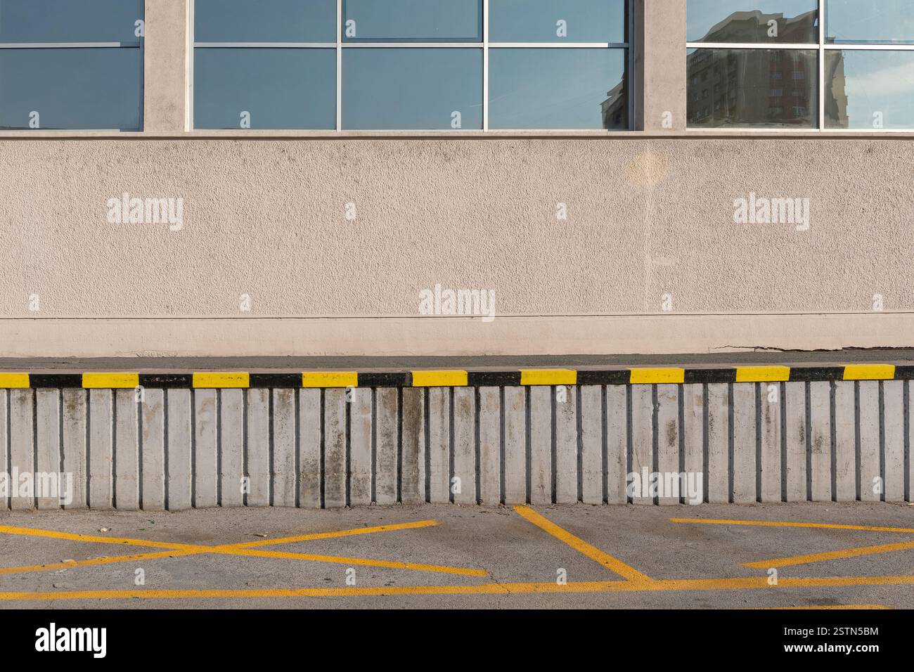 Concrete loading dock at warehouse building exterior hi-res stock ...