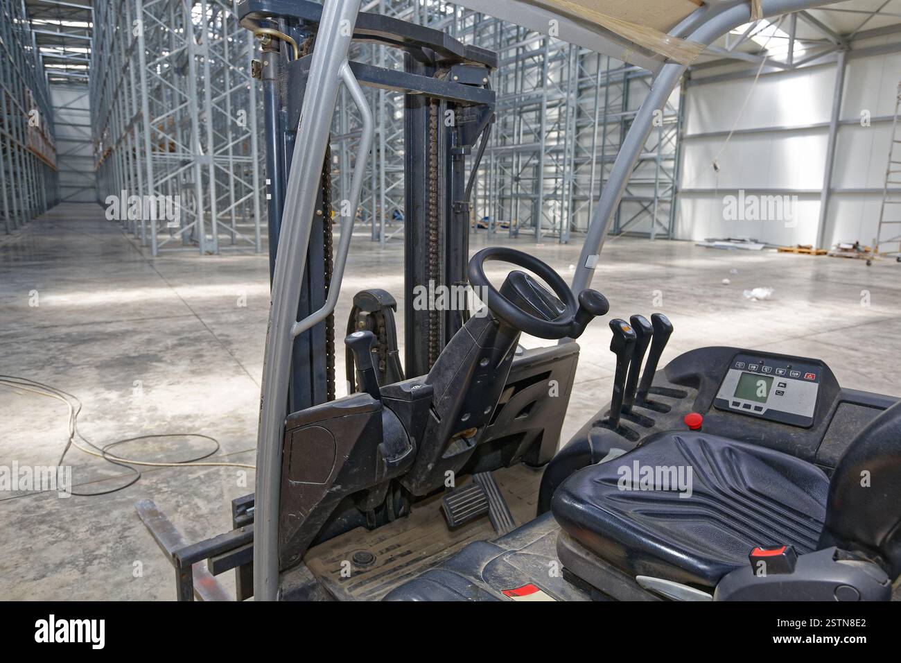 Driver position view forklift hi-res stock photography and images - Alamy