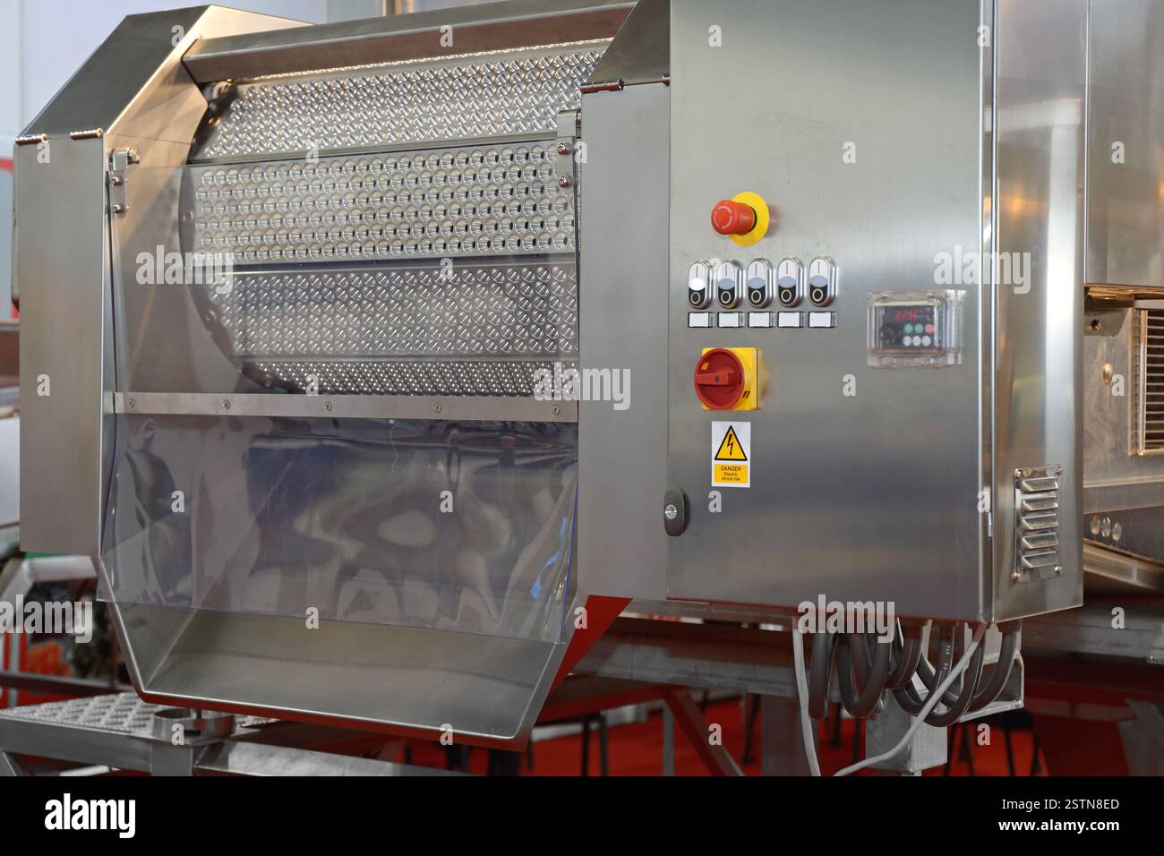 Mechanical Fruits Sorting Machine Stock Photo - Alamy